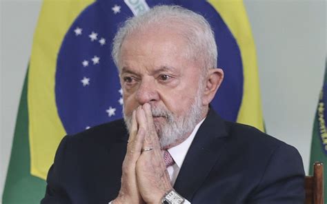 Lula passa por cirurgia no quadril em hospital de Brasília Revide