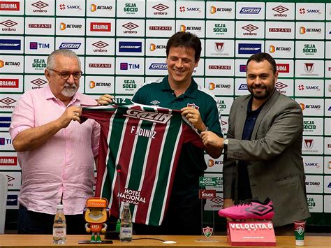 Mário Bittencourt se manifesta sobre acerto de Fernando Diniz a