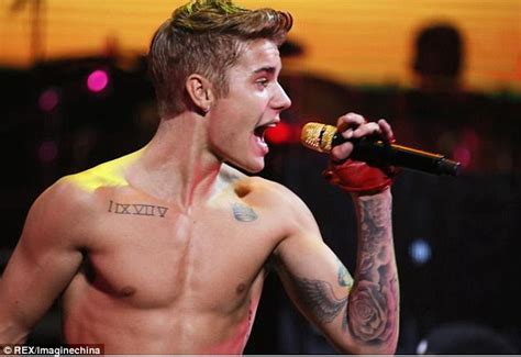 Justin Bieber Ripped Torso And Bare Chested Naked Male Celebrities