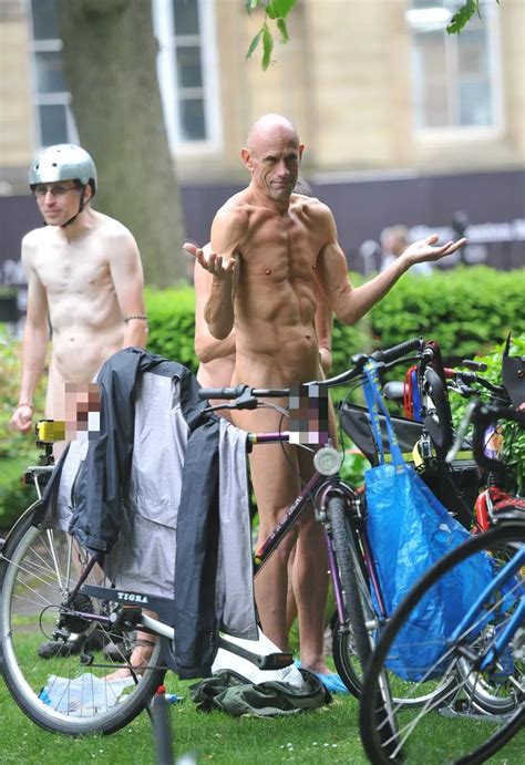 Naked Bike Ride In Manchester Manchester Evening News