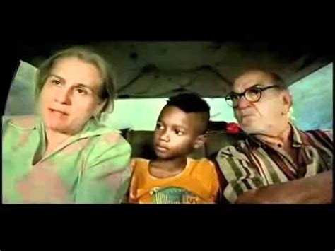 Fam Lia Vende Tudo Trailer Oficial Youtube