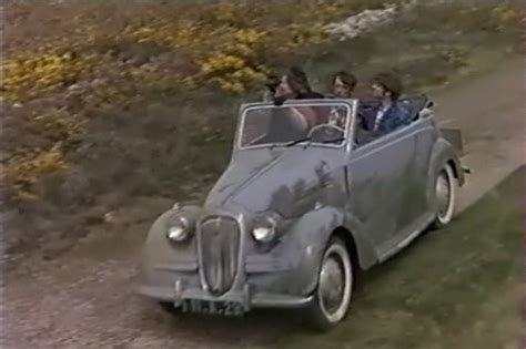 IMCDb org 1948 Simca 8 Cabriolet Décapotable in Ne jouez pas avec les