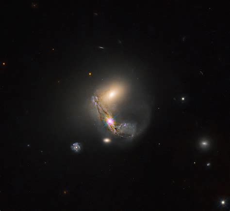 Hubble Capta Impresionante Colisi N De Galaxias Leda