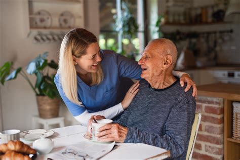 Service daide à domicile quel intérêt pour la famille