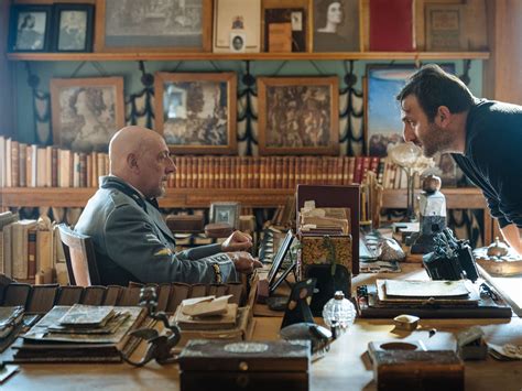 Il Cattivo Poeta Alle 21 15 Su Rai 3 Ecco La Trama Del Film Con