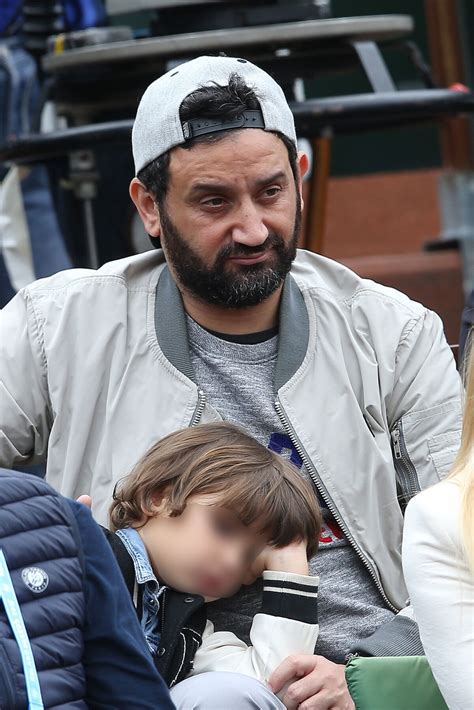 Photo Cyril Hanouna Et Son Fils Lino People Dans Les Tribunes Des