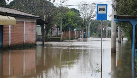 Semana começa enchentes na Grande Porto Alegre e no Oeste