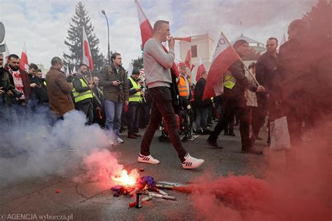 Protest Rolnik W W Warszawie Lutego Tysi Ce Ludzie Centrum By O