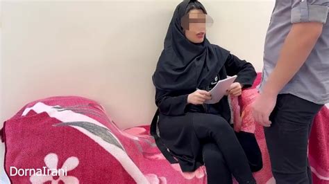 تو اتاق منتظر رییسم بودم که دستم جلوی یکی از کارمندا رو شد سکس داستانیپر از مکالمه فارسی Sex Irani