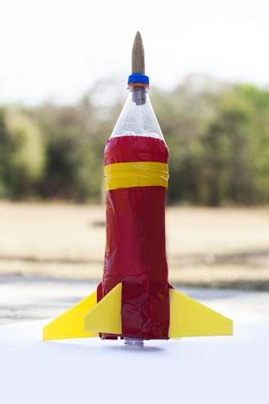 Como FazerFOGUETE DE GARRAFA PET Fácil e Divertido