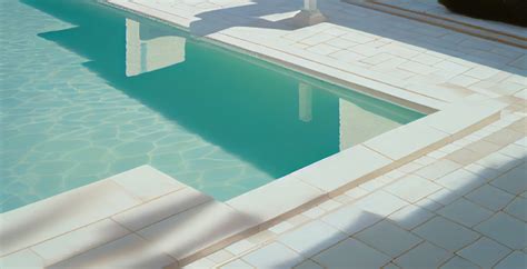 Pour la plage de sa piscine quel revêtement choisir
