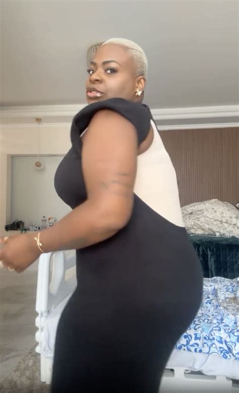 pijama justinho Jojo Todynho mostra seu corpo após cirurgia