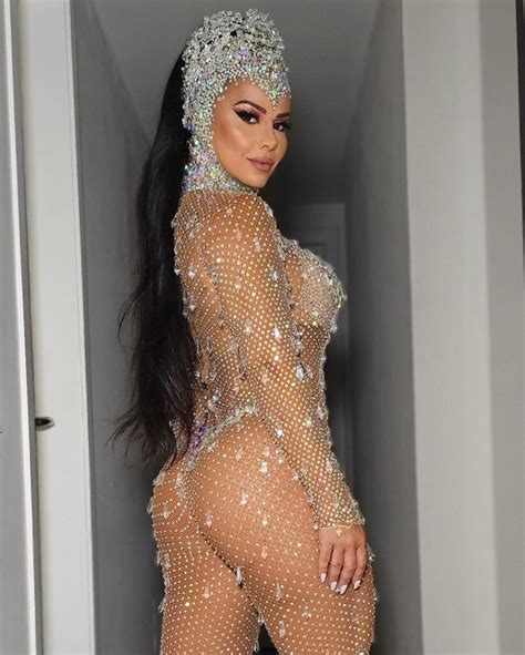 Viviane Araujo Pelada Nude Gostosa Carnaval Nua Revista Sexy