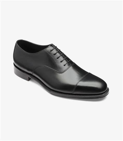 10 Rekomendasi Sepatu Pantofel Pria Terbaik Nyaman Menawan