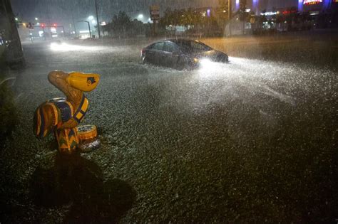 Tormenta Tropical Claudette Trae Lluvias E Inundaciones A La Costa Del