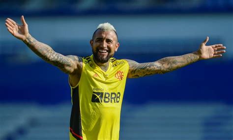Flamengo Realiza Primeiro Treino No Campo Em Guayaquil Visando A Final