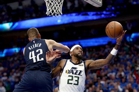Utah Jazz Vs Dallas Mavericks Game Recap Jazz Hang On In The Clutch