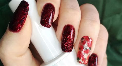 Uñas color vino Diseños e ideas alucinantes este 2024