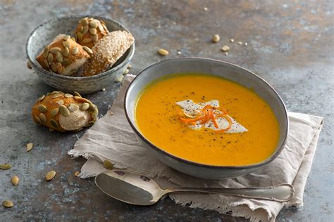 Leckere Kürbissuppe mit Orange Raum für das wahre Glück