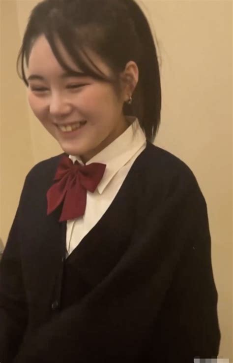 日韩AV 转载搬运 最新流出FC2 PPV 3840059 爱笑的制服女孩 1V 342MB 磁力链接 福利岛