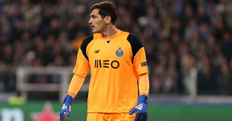 Au delà de lirrespect le faux coming out de la star du foot Iker