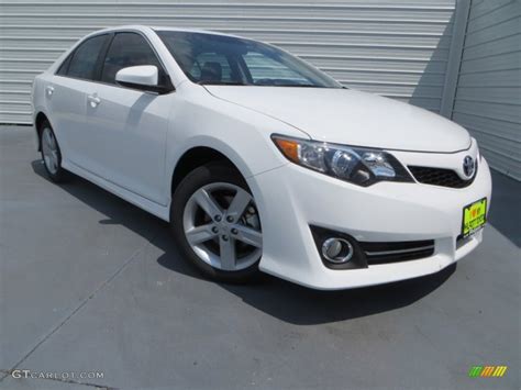 Super White Toyota Camry Se Photo Gtcarlot