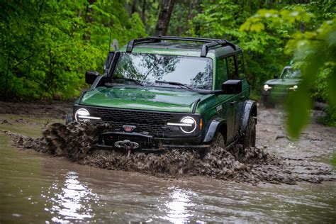 Off Road Review 2022 Ford Bronco Everglades Hagerty Media Off Road