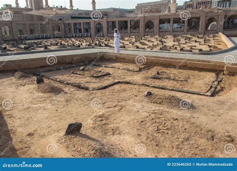 Makam Imam Nafi And Imam Malik Ancient Graves In Jannat Al Baqi