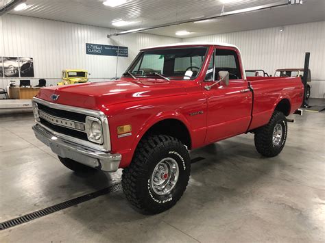 1969 4x4 Chevy Trucks