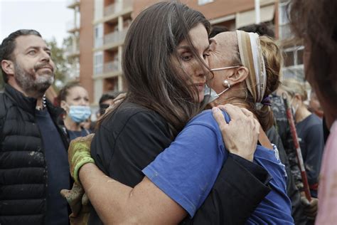 Fotos Tensión descontrol y lanzamiento de objetos a los reyes