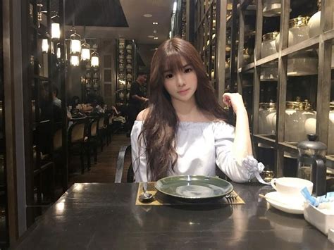 Amy Malaysia Johor 20 on Instagram 等待食物啦 Amy Instagram 20th