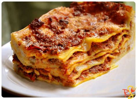 Receta tradicional italiana lasaña boloñesa RecipeSelected