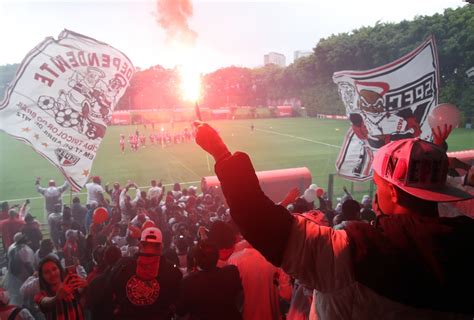 Not Cias Festa Da Torcida S O Paulo Embarca Para A Final Da Copa