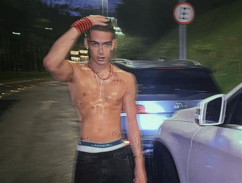 João Guilherme se exibe sem camisa e recebe comentário de Maisa Silva
