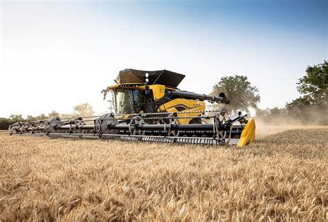 A New Holland apresenta a CR11 a ceifeira debulhadora de referência de