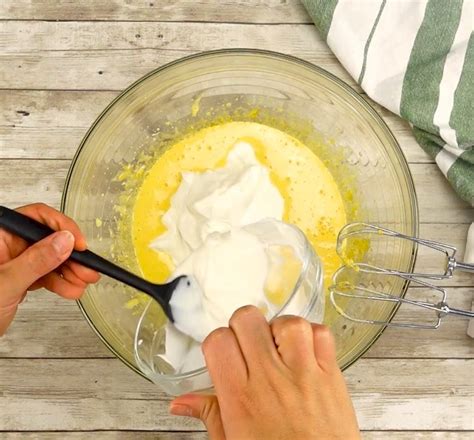 Gâteau au yaourt grec nuage délicieux et moelleux comme un nuage
