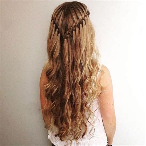 Wasserfall Frisur Mit Locken Anleitung Laura Walker Frisur