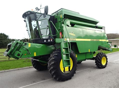 Avis 2256 Hillmaster De La Marque John Deere Moissonneuses Batteuses