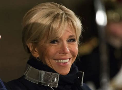 Découvrez les photos de Brigitte Macron jeune Public