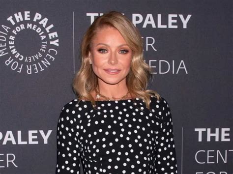 What Is Kelly Ripa S Net Worth Host Makes More Than Mark Consuelos