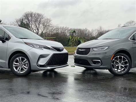 Chrysler Pacifica Vs Toyota Sienna Compare Minivans