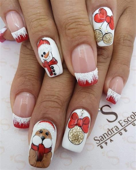 Pin de Mliliana Soche O en uñas de navidad Uñas con figuras Uñas
