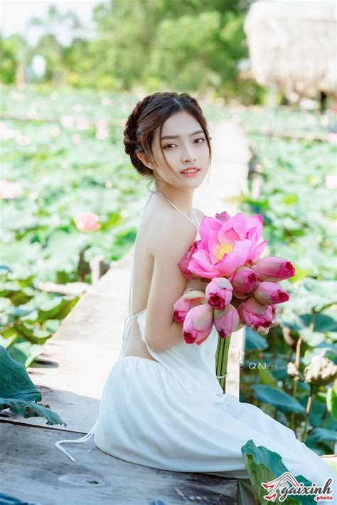 Ảnh áo yếm thả rông vòng 1 sexy siêu mỏng xuyên thấu đẹp Final Blade