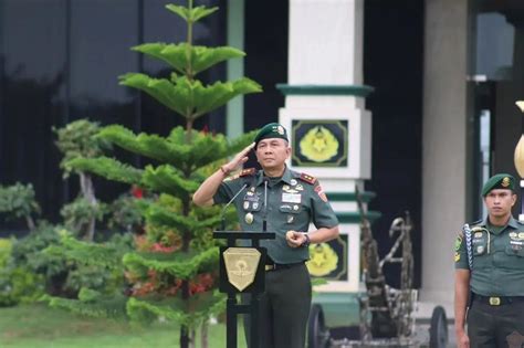 Pangdivif 3 Kostrad Pimpin Upacara Bendera Dan Laporan Korps Kenaikan