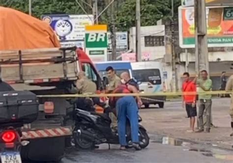 T Cnica De Enfermagem Morre Em Acidente Entre Moto E Carreta Na Pe