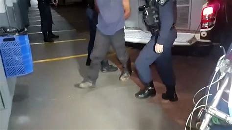 Homem furtando fios foi detido por vigilante e é encaminhado à 15ª SDP