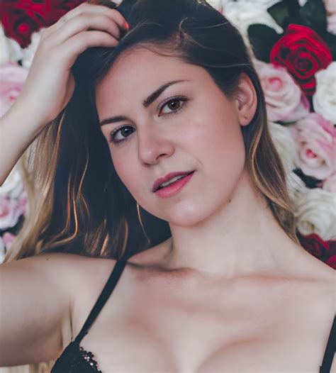 Ashley Alban Actress Age Videos Photos Biography Boyfriend Wiki