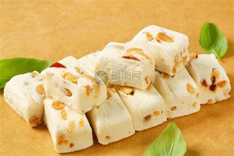 带花生和水果的软牛轧糖高清图片下载 正版图片503211819 摄图网
