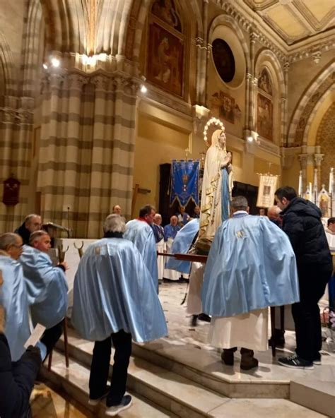 Devoti Alla Madonna Di Lourdes Confraternita Della Sacra Spina E Del