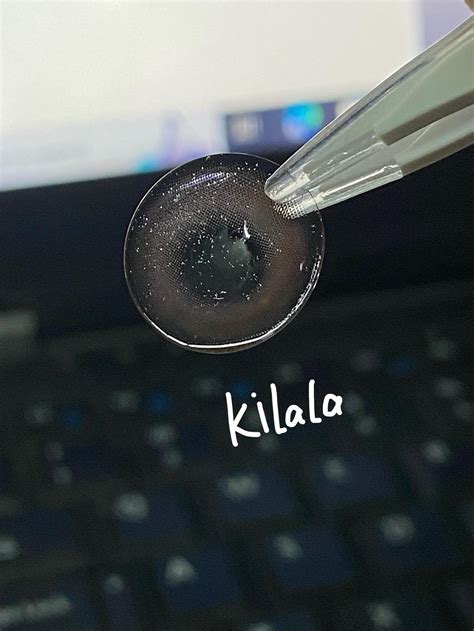 các mom ơi cứu với tình hình là đôi lens kilala của t nó bị bẩn như